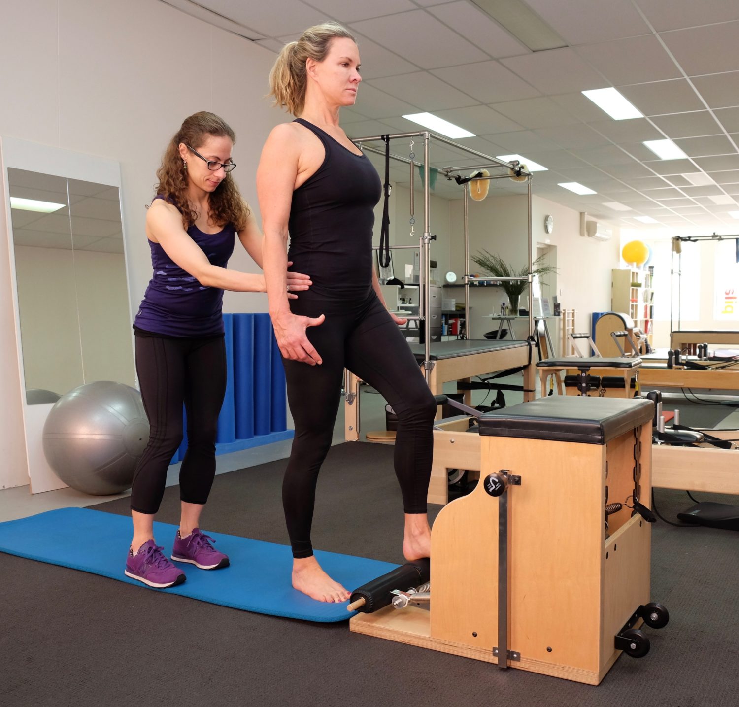 Melissa WC standing leg press - Elizabeth Hewett Exercise Physiologist